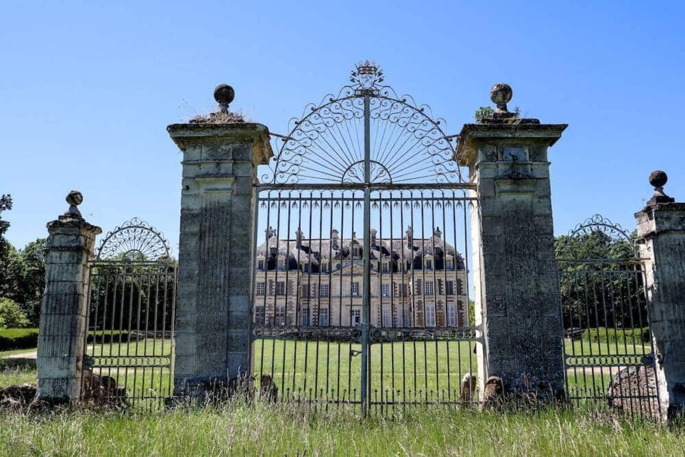 Visit Purnon Castle