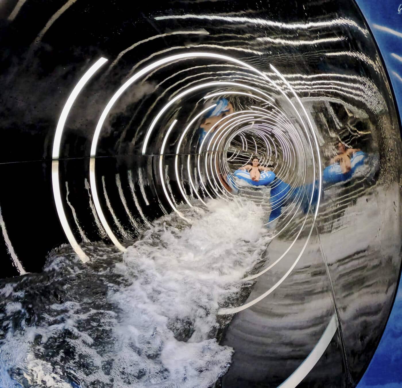 ¡Sumérgete en el corazón de una experiencia acuática con el Aquascope!